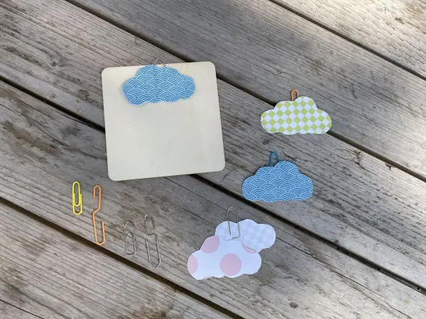 Bildaufhänger selber machen – DIY aus Papier & Büroklammer