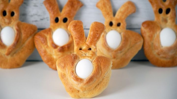 Paashaasjes – niederländische Hefe-Hasen - Rezept | Frag Mutti