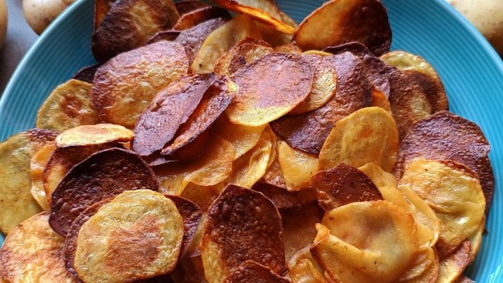 Knusprige Kartoffelchips mit Paprika - Rezept | Frag Mutti